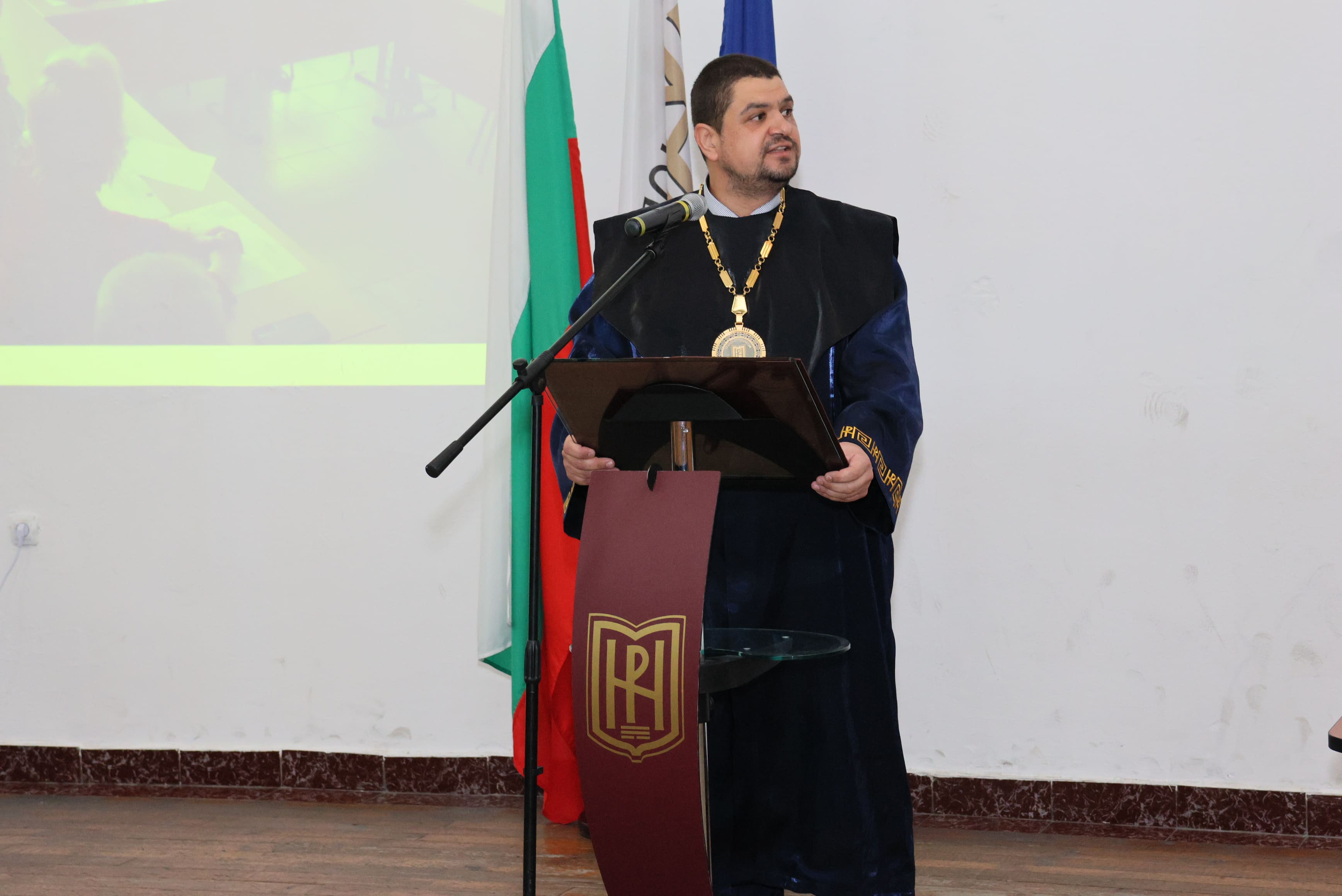 Дипломира се 27 ят випуск на Правно историческия факултет на ЮЗУ